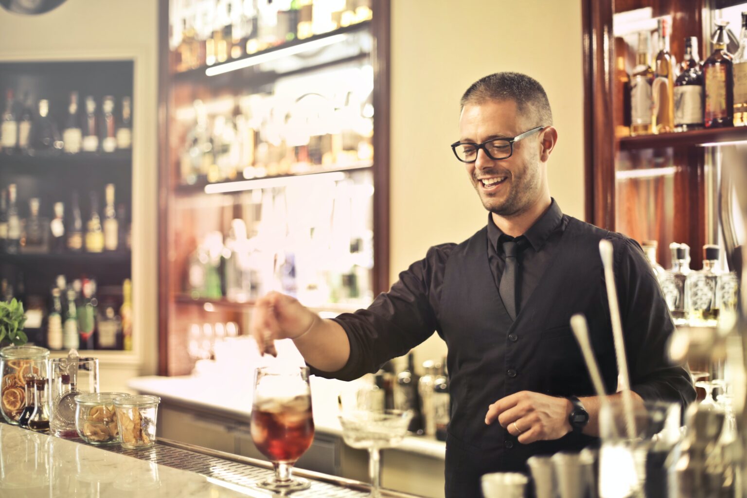 Bartender Job Description – Duties, Responsibilities, And Requirements ...