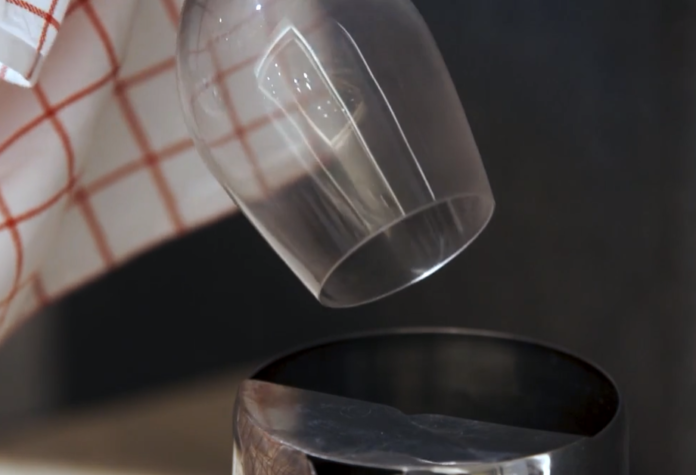 5 Steps To Steaming And Polishing Glassware - Hotels