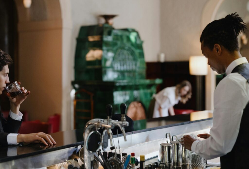 Bar Captain Job Description – Duties & Responsibilities