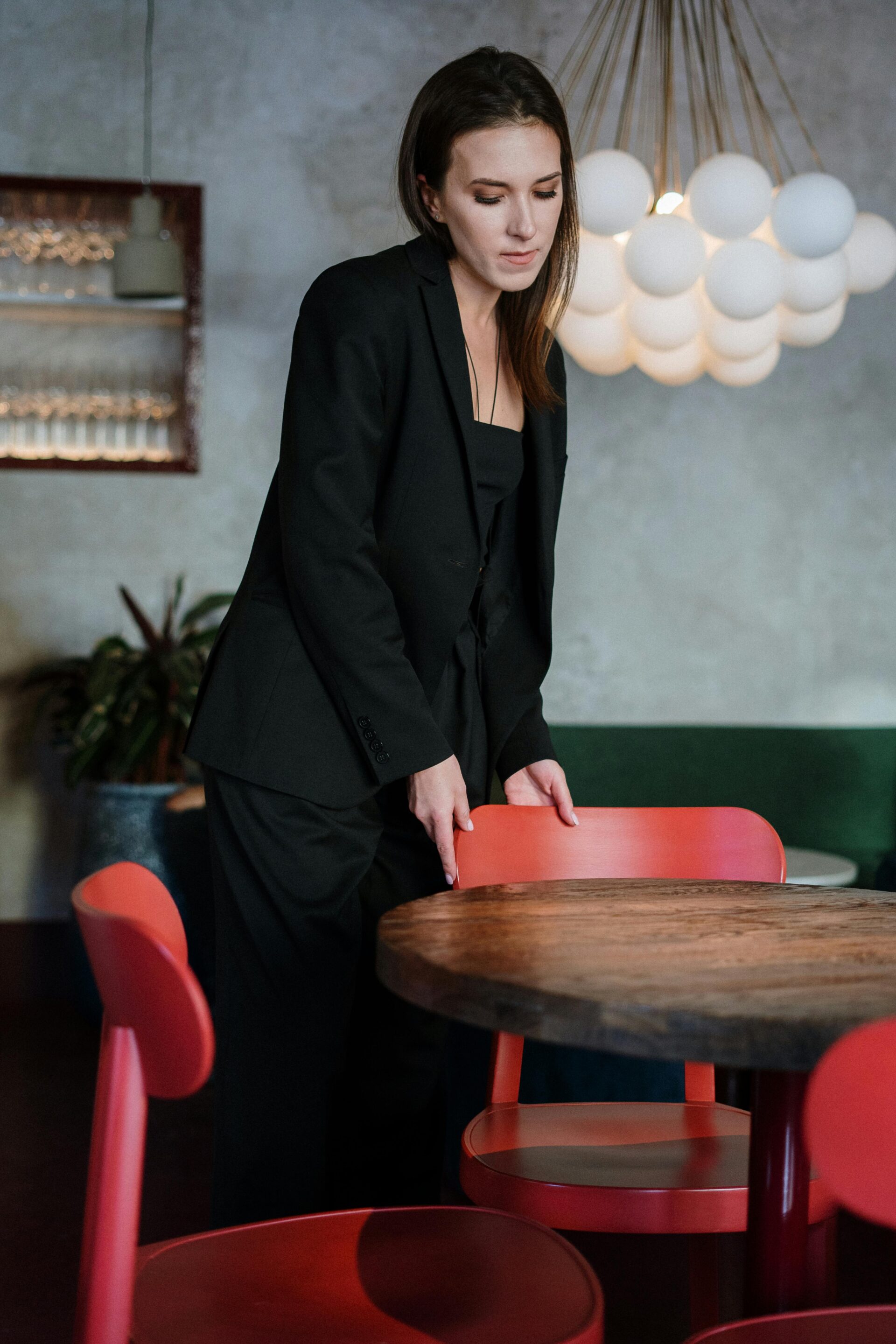 Restaurant Hostess Job Description – Duties And Requirements